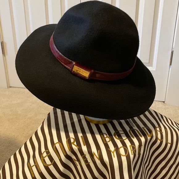 henri bendel | Accessories | Rare Henri Bendel Luxe Colorblock Hat With ...